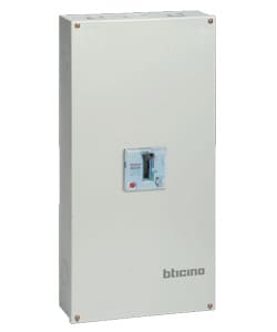 MC4-400 MC4-400 BTI GABINETE NEMA TIPO 1 P/ INTERRUPTORES MEGATIKER M4 400F/H. MC4/400